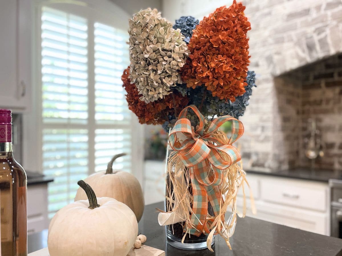 Spray Painted Dried Hydrangeas: A Perfect Fall DIY Project | Jeannie Pence